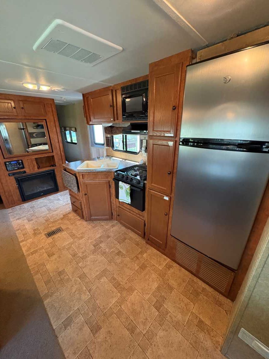 2012 Skyline Layton Joey 31ft - Green Haven Trailer Park